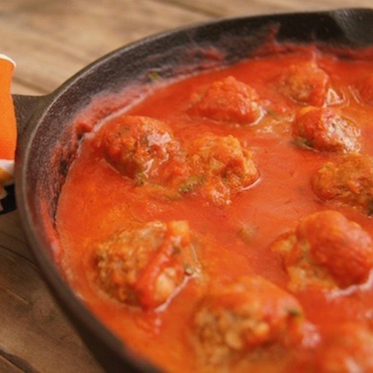 Spicy Sriracha Spaghetti and Meatballs | Cooking On The Weekends