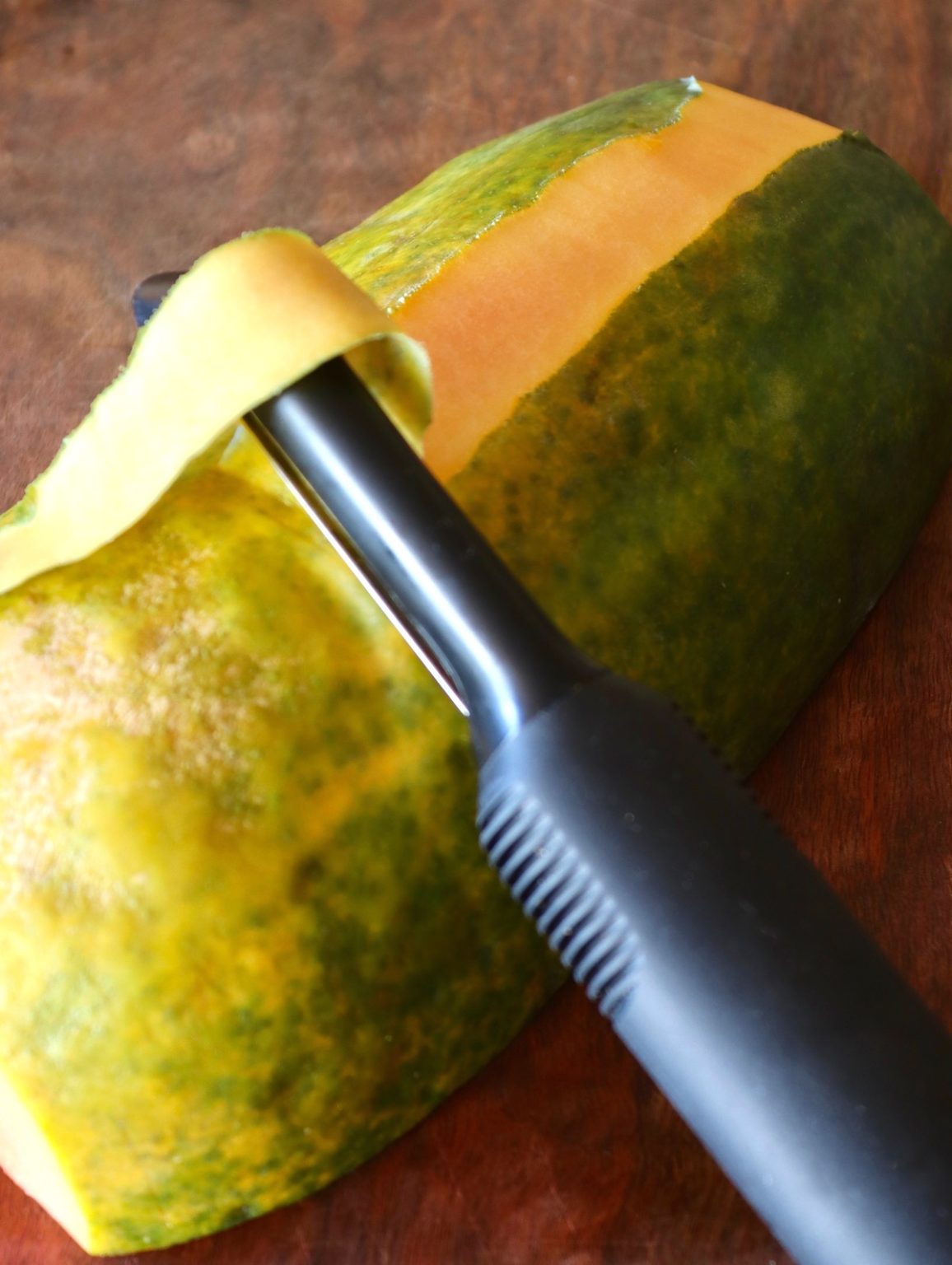 How to Cut a Papaya | Cooking On The Weekends